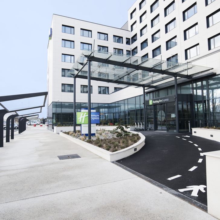 Parking Hôtel HOLIDAY INN EXPRESS PARIS CDG AIRPORT (Couvert) à Roissy ...